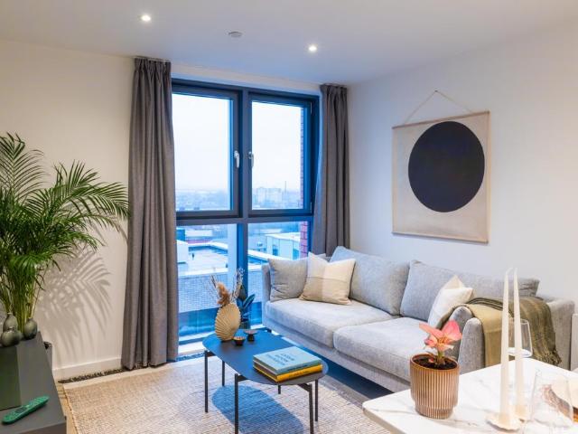 Flat 2502, Swan Street House, Swan. 1 bed flat to rent £1,366 pcm £315 pw