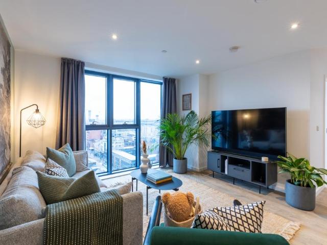 Flat 2607, Swan Street House, Swan. 3 bed flat to rent £2,500 pcm £577 pw