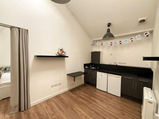 Flat 20 City Gate, St. Sepulchre Gate, Doncaster DN1, Studio to rent, £575 pcm | PrimeLocation
