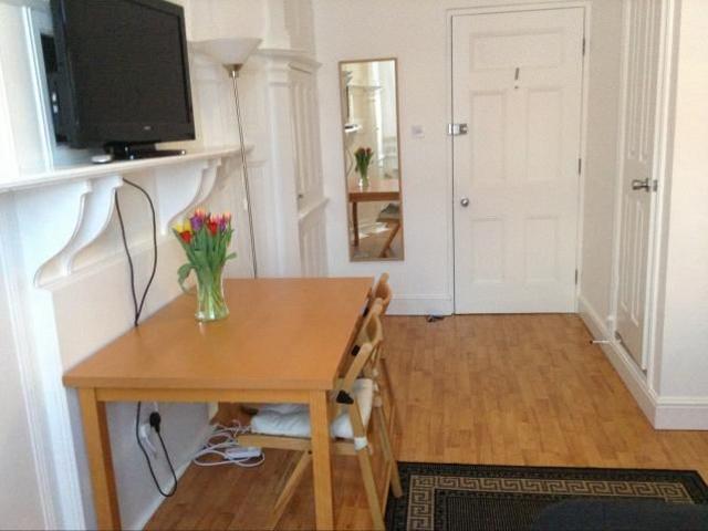 Flat 214 Fulham Palace Road, Fulham W6 9HH