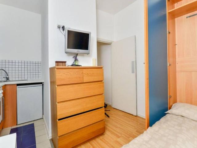 Flat 21 West Cromwell Road, Earls Court SW5 9QL