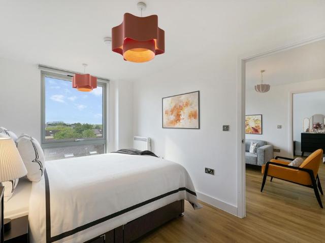 Flat 221 Solstice Apartments, 801. 2 bed apartment to rent £1,655 pcm £382 pw