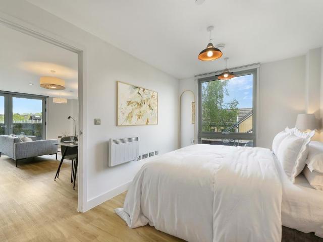 Flat 226 Solstice Apartments, 801. 2 bed apartment to rent £1,745 pcm £403 pw