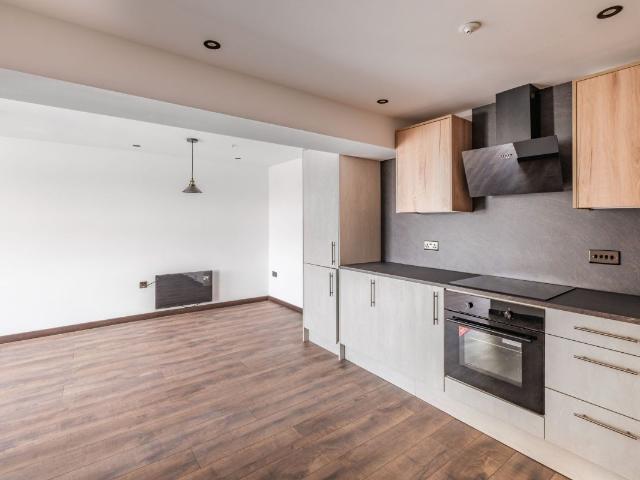 Flat 22, Standish Court PR7, 2 bed flat to rent, £1,200 pcm | PrimeLocation