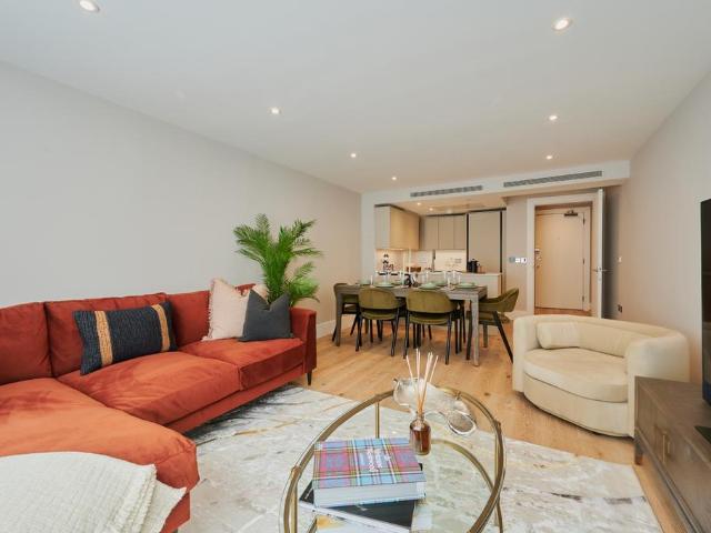 Flat 22, 219 Baker, 219 Baker Street. 3 bed flat to rent £9,325 pcm £2,152 pw