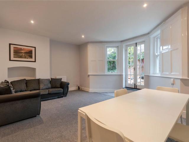 Flat 2, 10 Osborne Terrace, Jesmond, Newcastle Upon Tyne, NE2 1NE