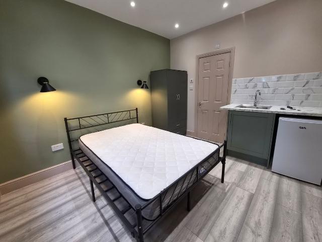 Flat 2 118 Rossmore Road, Poole BH12, Room to rent, £750 pcm | PrimeLocation