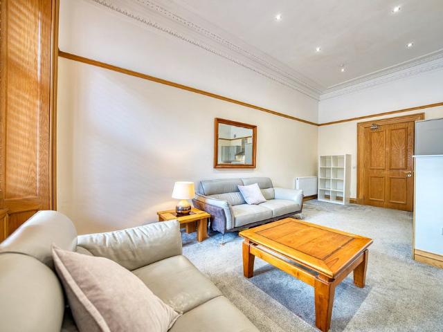 Flat 2, 11 Elmbank Street