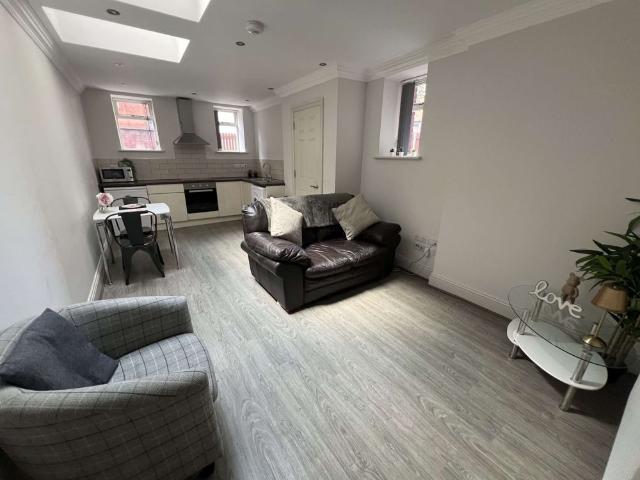 Flat 2, 11 St James Row, S1 2EU