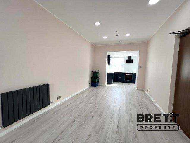 Flat 2, 13 Victoria Place, Haverfordwest, Pembrokeshire. SA61, 1 bed flat to rent, £600 pcm | PrimeLocation