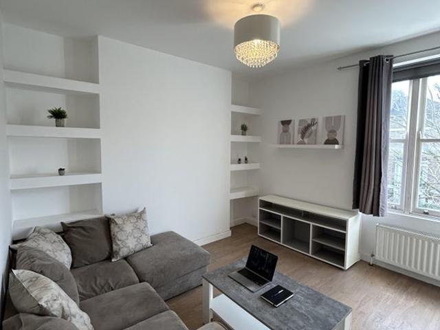 Flat 2, 15 Thane Villas