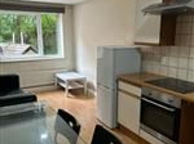 Flat 2, 205 Clarendon Road, Leeds LS2, 2 bed flat to rent, £1,077 pcm | PrimeLocation