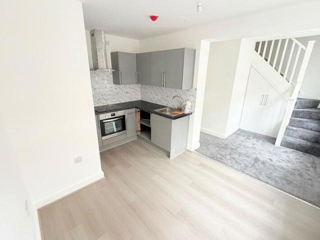 Flat 2 206 Wolverhampton Street, DY1 1ED