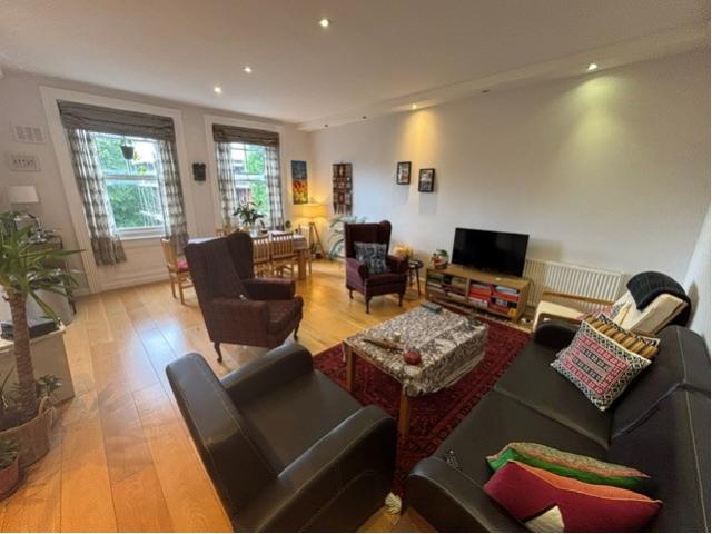Flat 2 22 Flat 2 Netherhall Gardens London 2627546