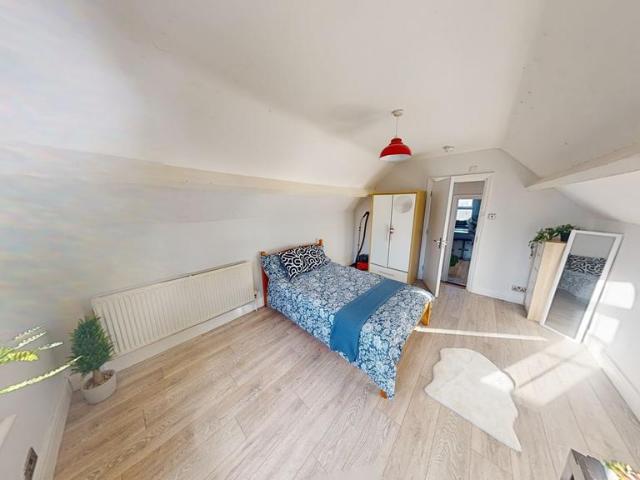Flat 2, 238 Derby Road, Nottingham. 5 bed flat to rent £2,492 pcm £575 pw