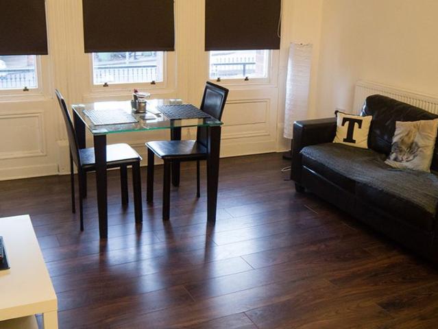 Flat 2, 30 Clarendon Road, LS2 9NZ, Leeds