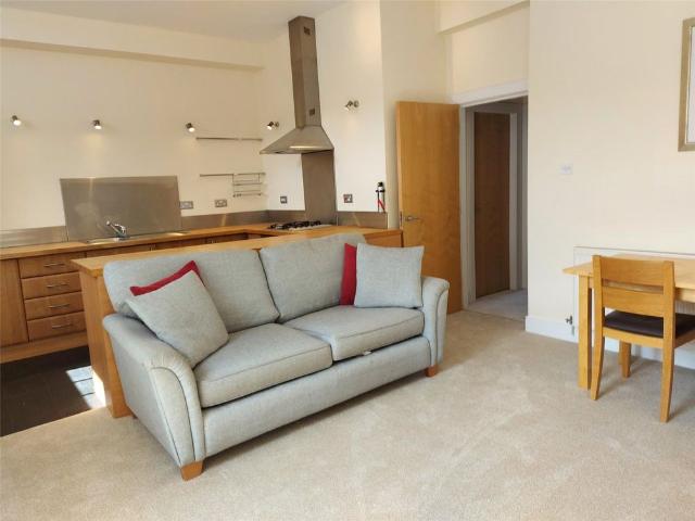 Flat 2, 33 Gilmore Place