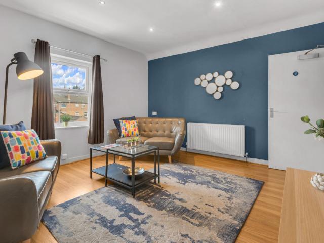 Flat 2, 396 KIRKSTALL ROAD Leeds LS4 2HQ