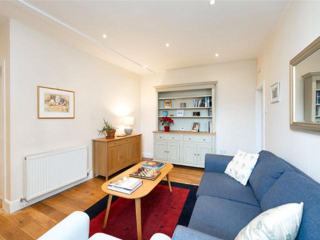 FLAT 2, 7 Gatehouse Cottage