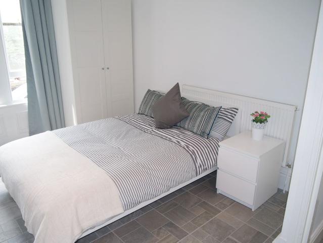 Flat 2, 46 Headingley Lane LS6, Studio to rent, £777 pcm | PrimeLocation