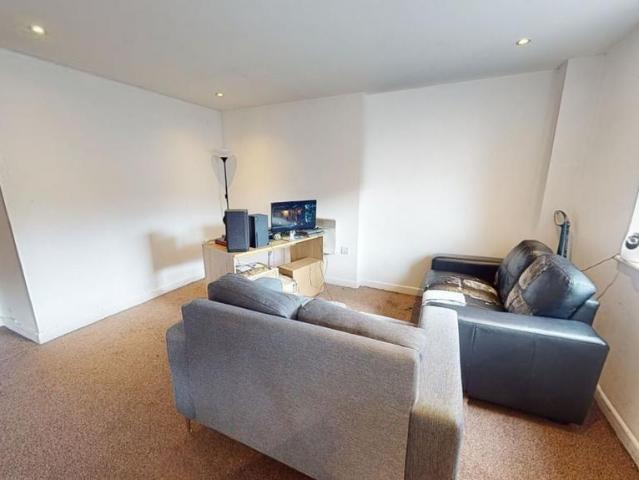 Flat 2.4 Cymbeline House, 26. 2 bed flat to rent £1,213 pcm £280 pw