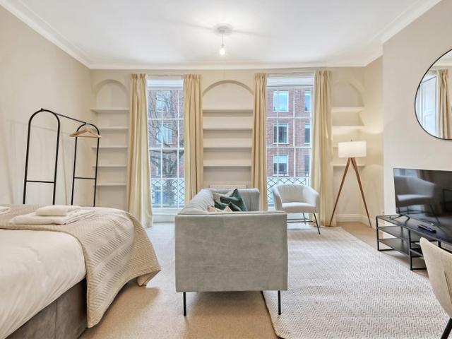 Flat 2, 4 Sandwich Street