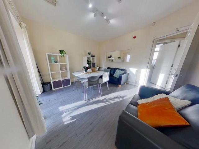 Flat 2, 55 Alfreton Road 4 bed flat to rent £1,820 pcm £420 pw