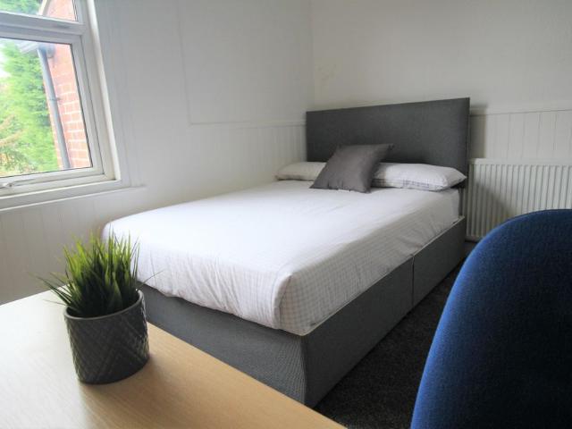 Flat 2, 6 Chestnut Avenue, LS6 1BA, Leeds