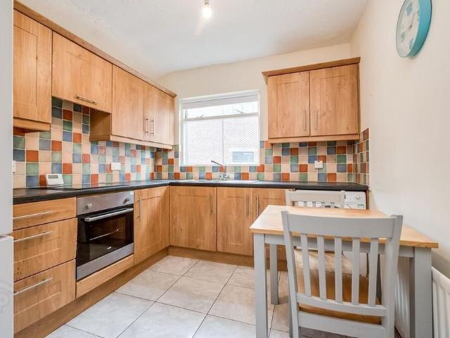 Flat 2, 98 Cromwell Road, Belfast, BT7 1JY