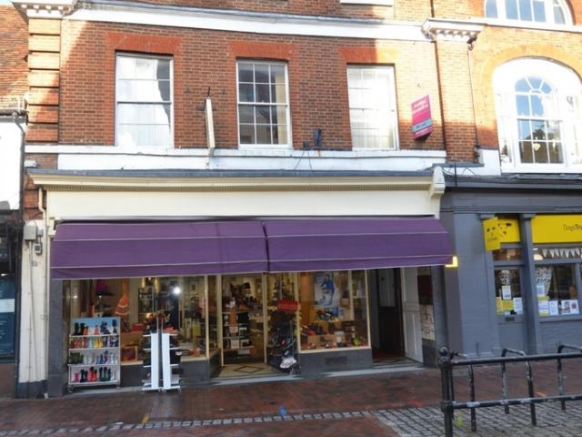 Flat 2, Godalming, Surrey, GU7 1 bed flat to rent £1,150 pcm £265 pw