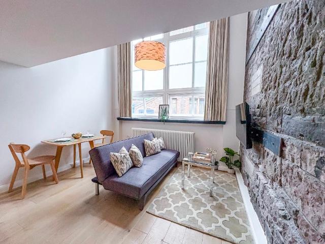 Flat 2, Mcdonald Road, Broughton, Edinburgh EH7, 1 bed flat to rent, £1,499 pcm | PrimeLocation
