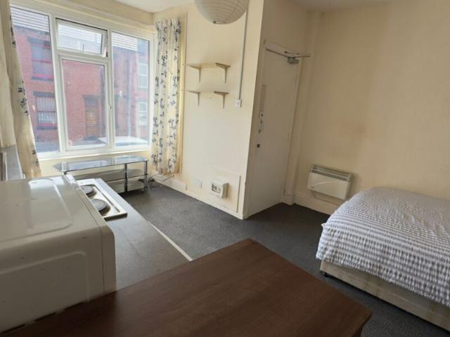 Flat 2, Mitford Place, Armley, Leeds, LS12 1NH 1438 sbliving | sbliving
