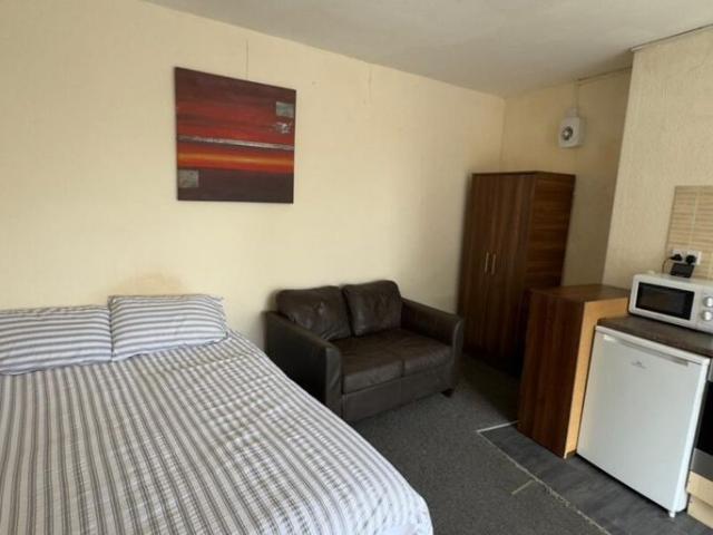 Flat 2, Mitford Place, Armley, Leeds, LS12 1NH