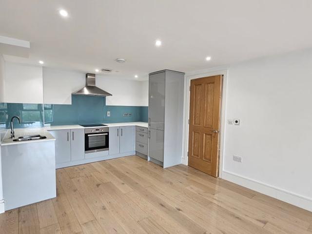 Flat 2, Milton Road library, Cambridge