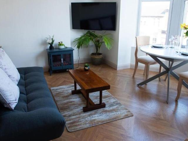 Flat 2, Station Parade, Harrogate, HG1 1UE