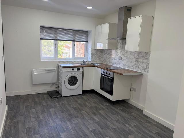 Flat 2, Sutton New Road, Birmingham B23, 1 bed flat to rent, £800 pcm | PrimeLocation