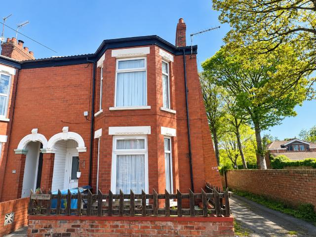 Flat 2, Summergangs Road, Hull HU8, 2 bed flat to rent, £625 pcm | PrimeLocation