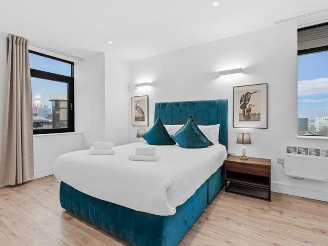 Flat 2, Park Hill House, New Horizons. 2 bed flat to rent £2,250 pcm £519 pw