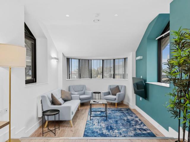 Flat 2, Park Hill House, New Horizons. 2 bed flat to rent £2,270 pcm £524 pw