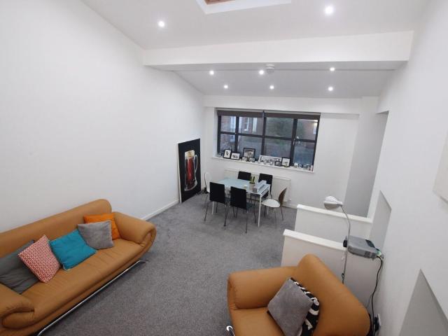 Flat 2 RG1, 2 bed shared accommodation to rent, £1,550 pcm | PrimeLocation