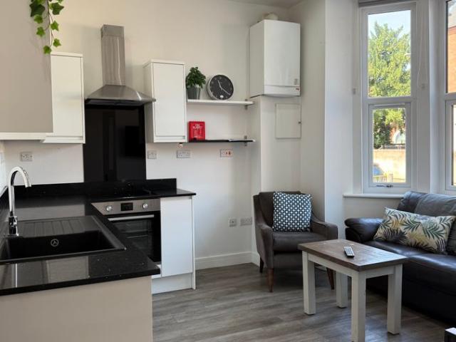 Flat 2D, Charnwood Grove NG2, 4 bed shared accommodation to rent, £1,993 pcm | PrimeLocation