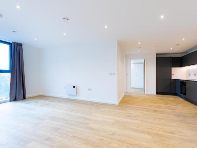 Flat 309, Swan Street House, Swan Street 3 bed flat to rent £1,892 pcm £437 pw