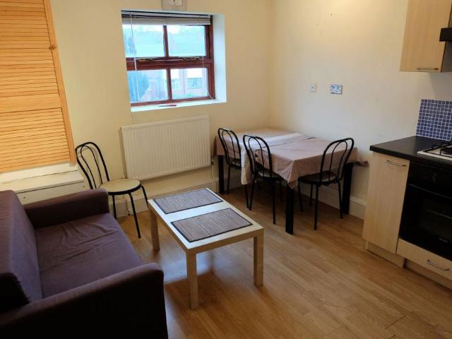 Flat 30, Kelso Heights 3 bed flat to rent £1,274 pcm £294 pw