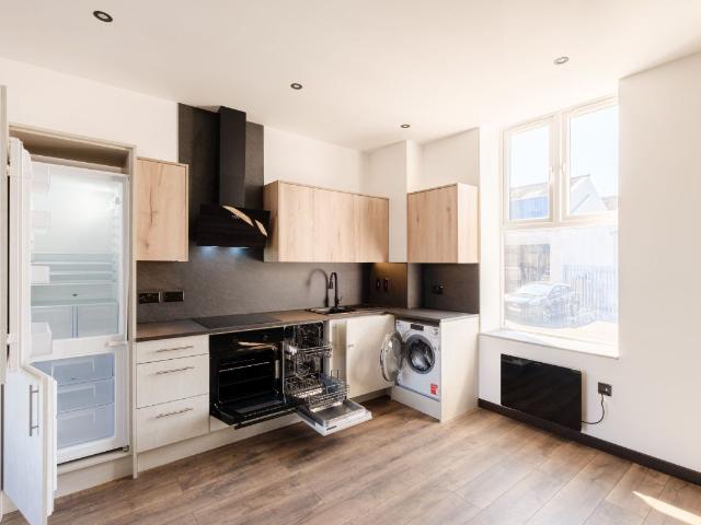 Flat 30, Standish Court PR7, 1 bed flat to rent, £750 pcm | PrimeLocation