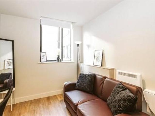 Flat 31 Parkside House, 2