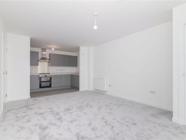 Flat 3/2, 233B Thornliebank Road