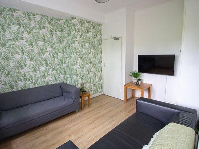 Flat 3, 138 North Sherwood Street. 5 bed flat to rent £2,925 pcm £675 pw