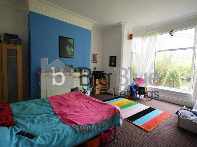 Flat 3, 156 Otley Road, Headingley. 3 bed flat to rent £1,495 pcm £345 pw