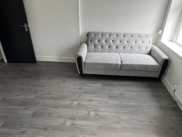Flat 3, 212 Newport Road, Roath, Cardiff, CF24 1DN