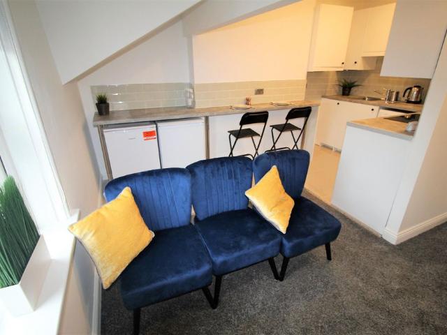 Flat 3, 25 Clarendon Place, LS2 9JY, Leeds
